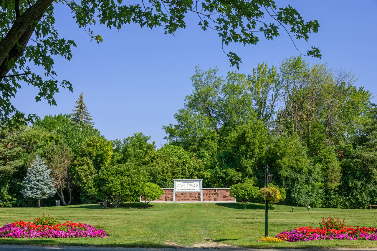 Les jardins commémoratifs et salon funéraire Rideau