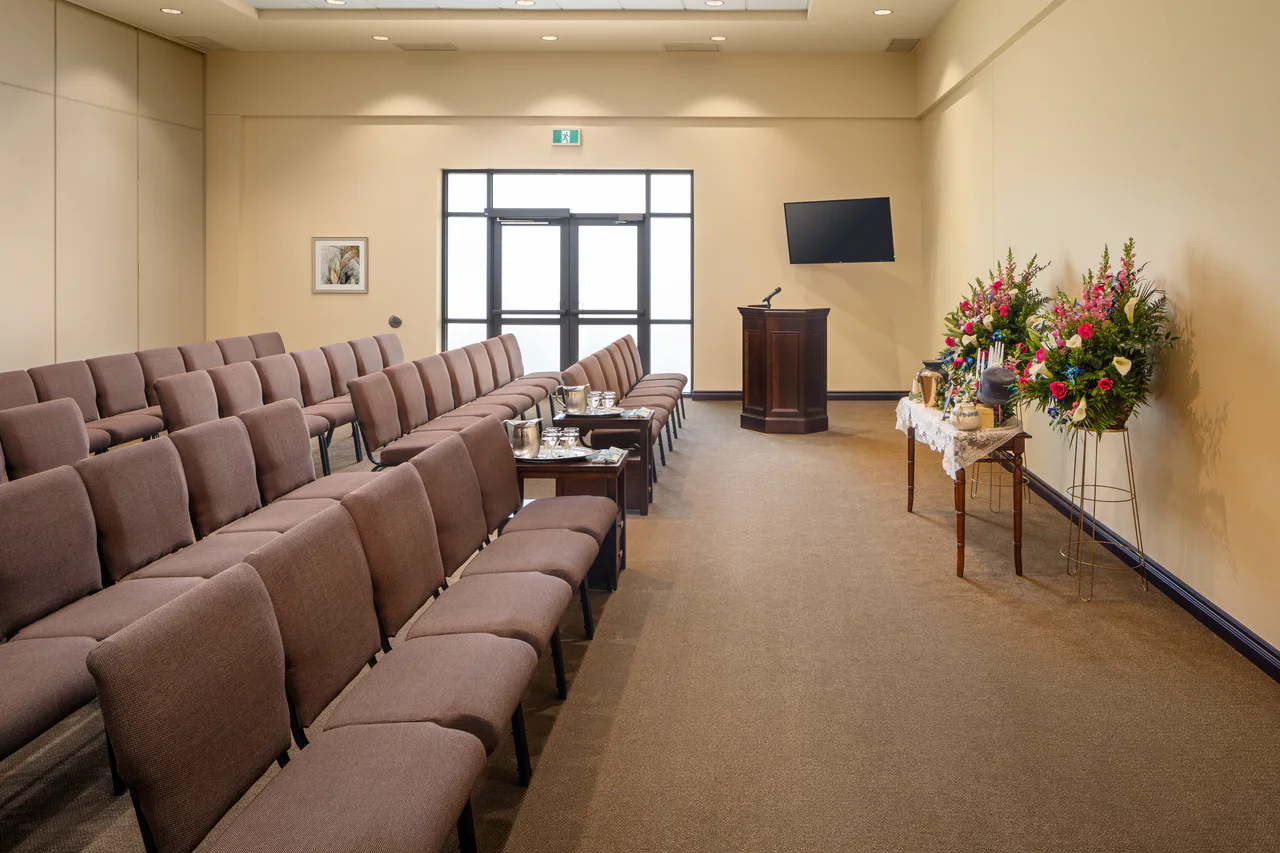 Chapel Lawn Funeral Home & Cemetery